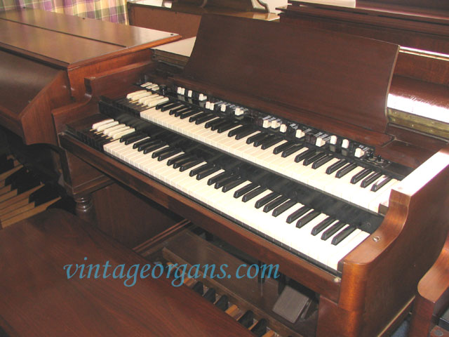 Vintage Hammond Church Organs - Hammond B2, Leslie 122