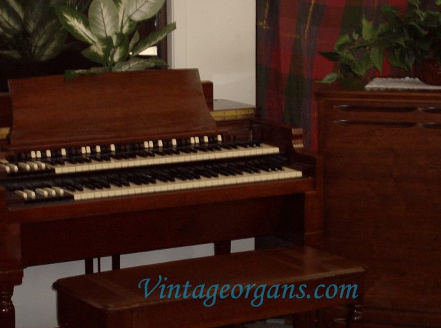Vintage Hammond Church Organs - Hammond B2 w/ 47 Leslie