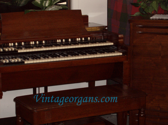 Vintage Hammond Church Organs - Hammond B2 w/ 47 Leslie