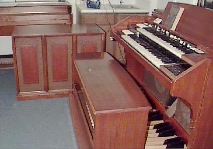 Vintage Hammond Church Organs - Hammond D-152 Concert model w/ Leslie 222